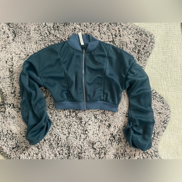 ALO Yoga | Jackets & Coats | Alo Cropped Air It Out Bomber Jacket Used ...